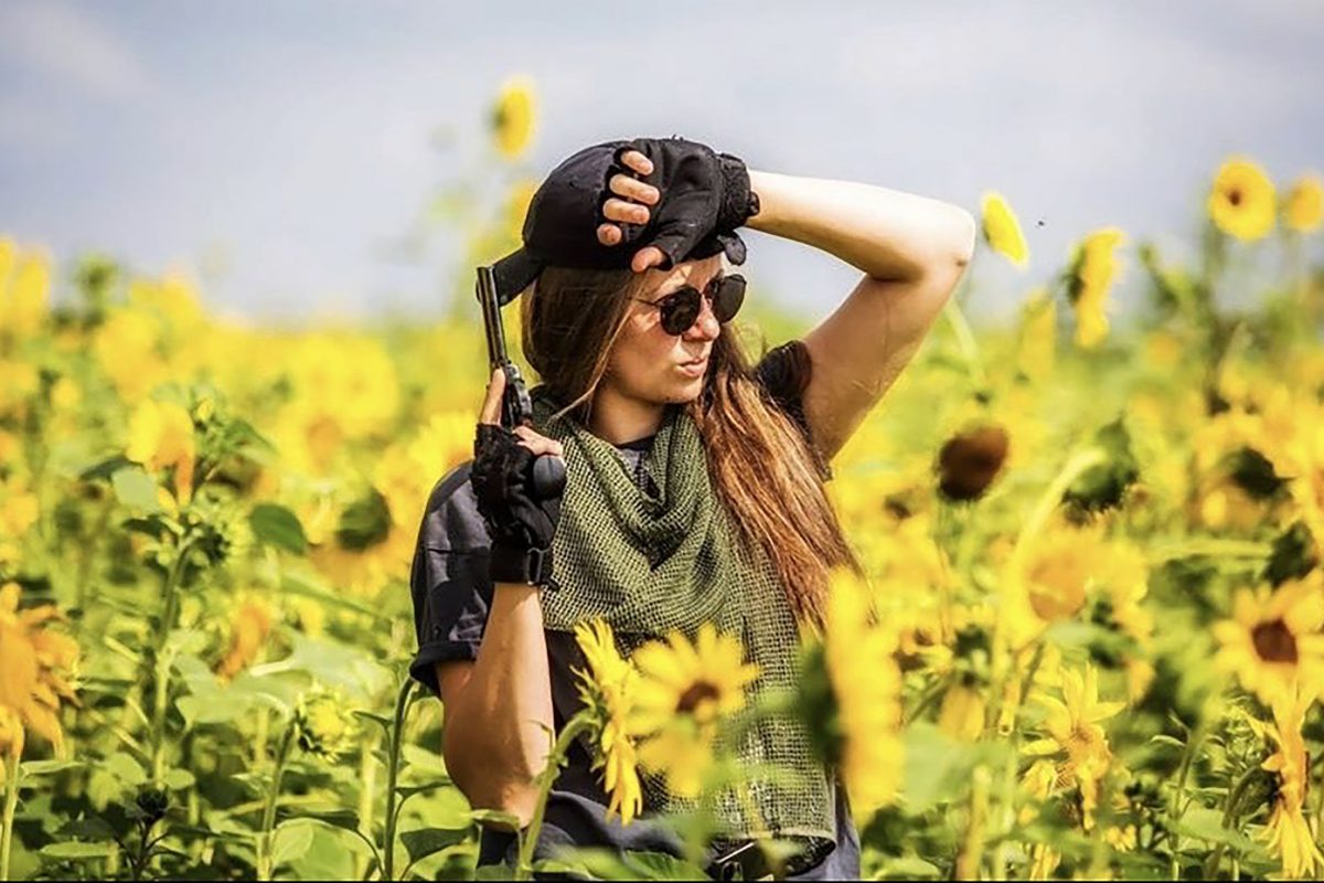 Ana je mama četvoro dece koja svaki dan barata oružjem