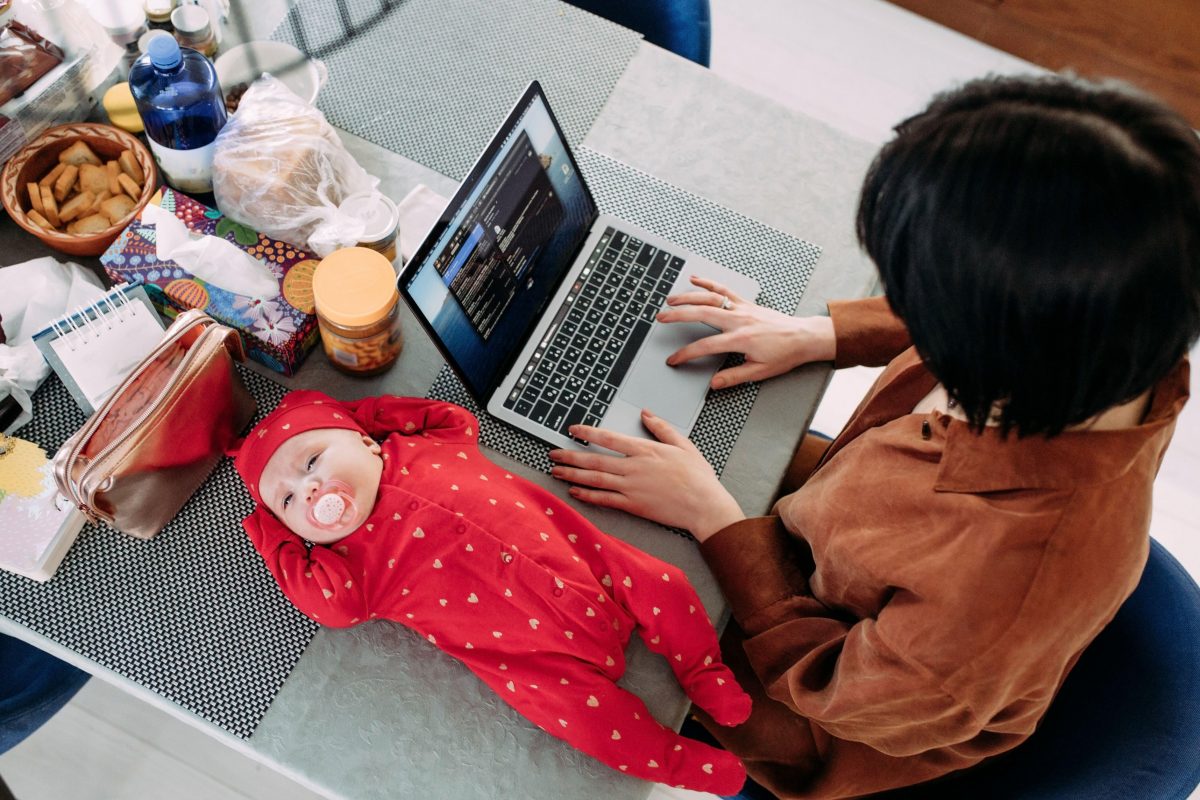 Beba i porodica - Zadovoljna