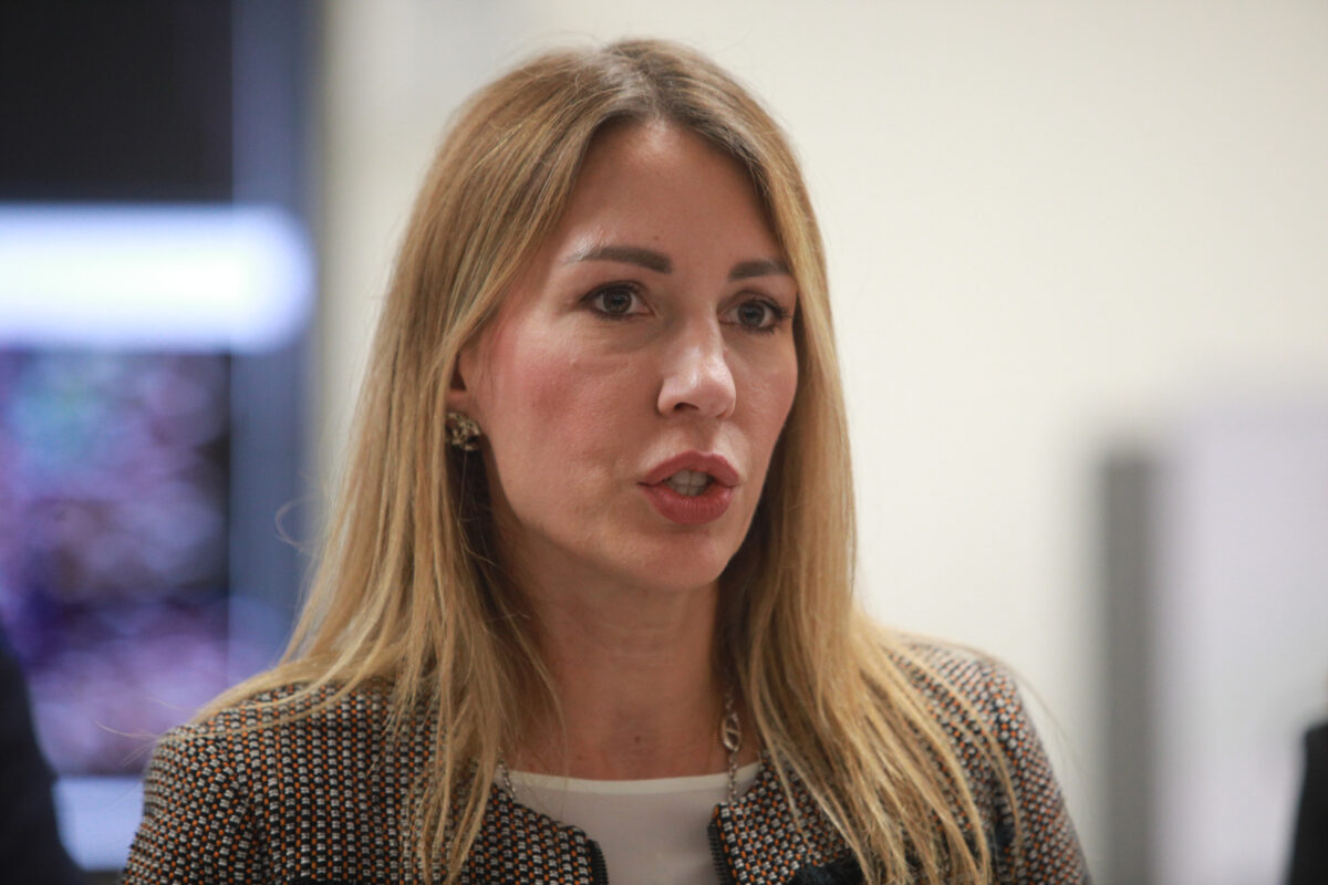 Dubravka Đedović Handanović na zatvaranju FEST-a u cipelama koje ...