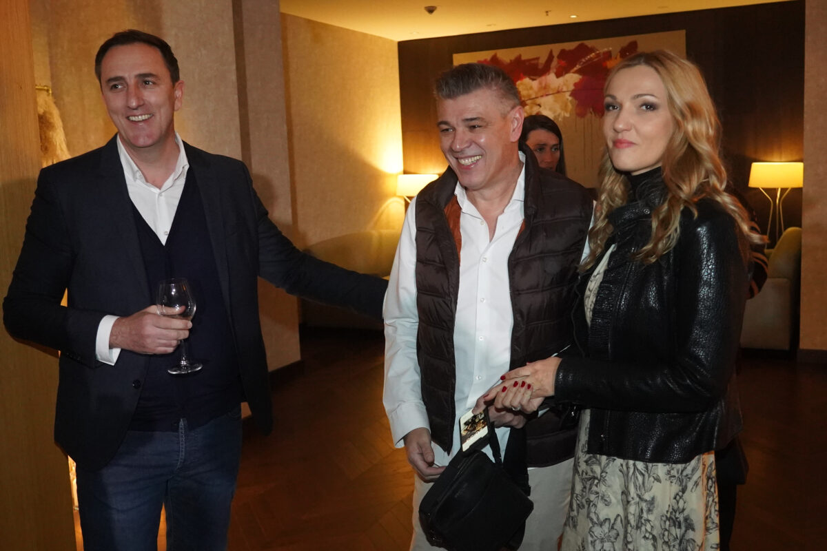 Kako Savo Milošević gleda svoju 10 godina mlađu devojku Nataliju ...