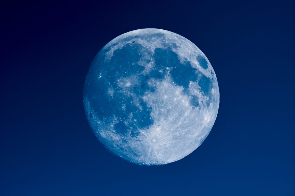 Stiže nam pun plavi Supermesec i to usred šest retrogradnih planeta ...