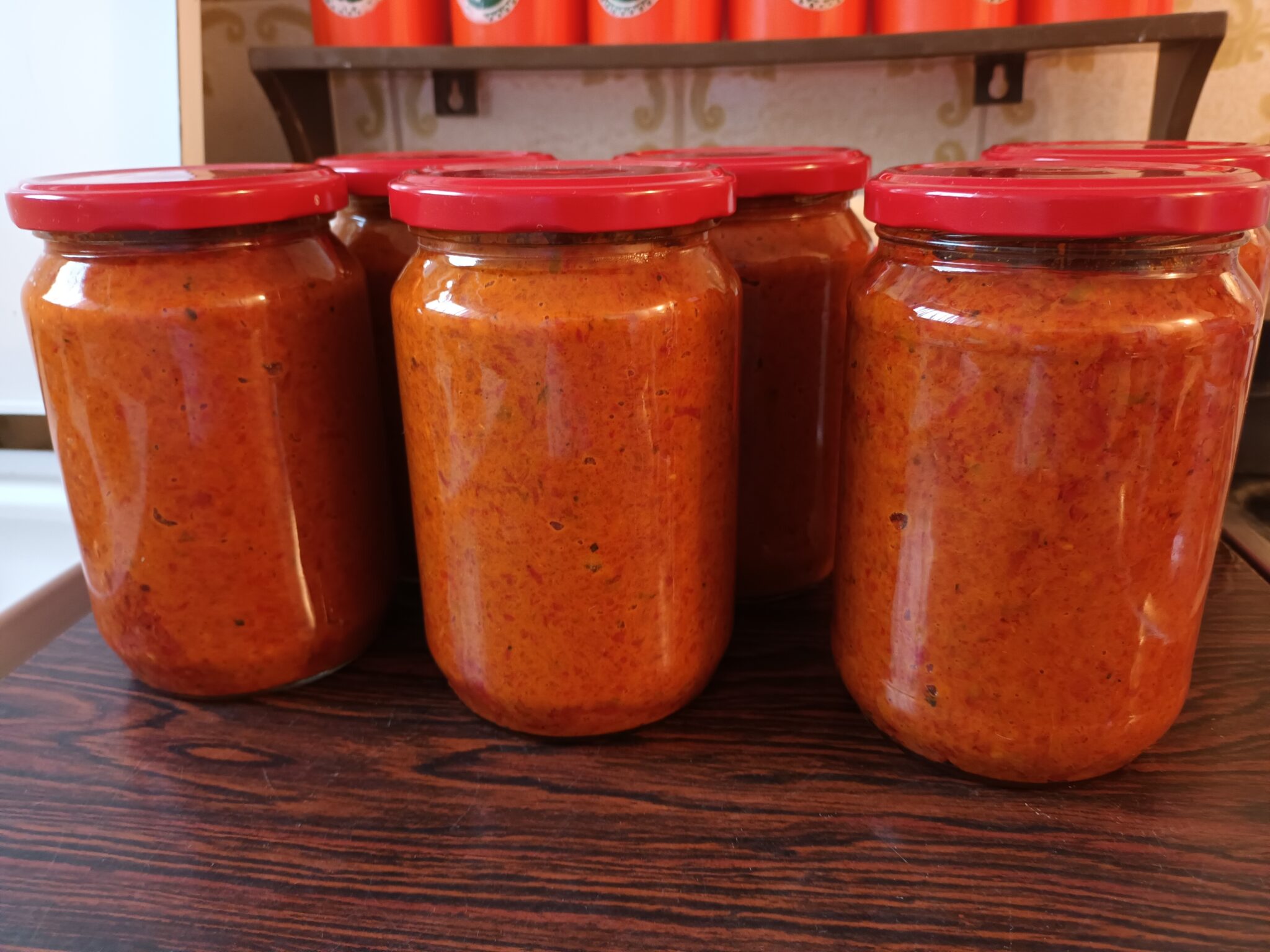 Recept za ajvar moje majke za kojim su odlepili Nemci, a jede se ...