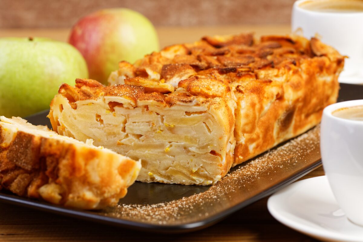 Brzi kolač s jogurtom i makom zaliven čokoladom je čista sreća iz ...