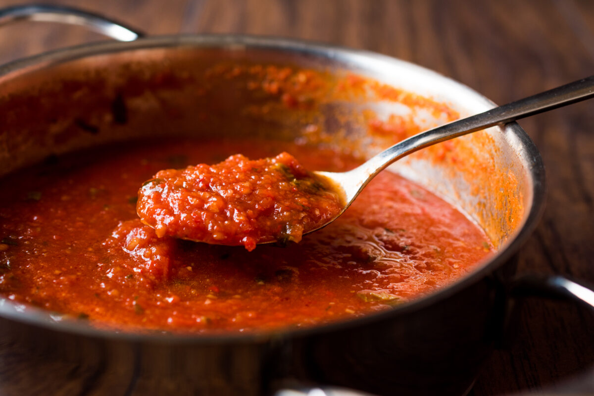 Recept za domaći paradajz sos koji se pravi brzo i lako, a bolji je od ...