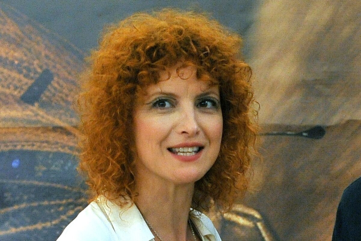 Jelena Stupljanin u miniću i smeloj košulji zablistala na Bitefu