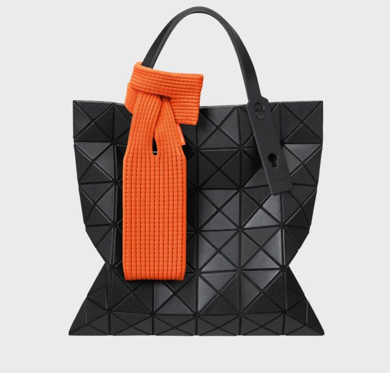 Issey Miyake iPhone Pocket: Savršen za devojke koje vole modu